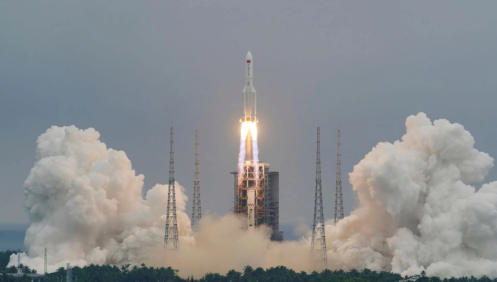 China sorprende probando un misil hipersónico que puede atacar desde el ...