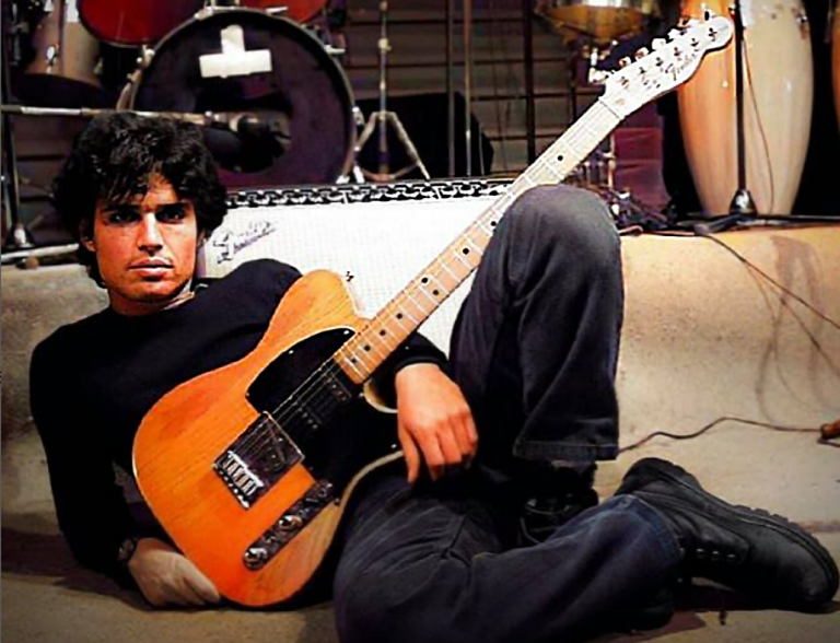 Muere a los 54 años, de un paro cardíaco, el cantante peruano Pedro ...