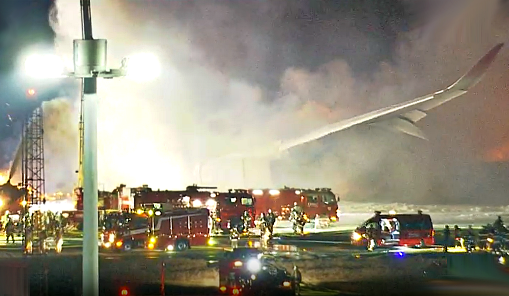 Todos los pasajeros del JAL516 a salvo... mueren 5 tripulantes del ...